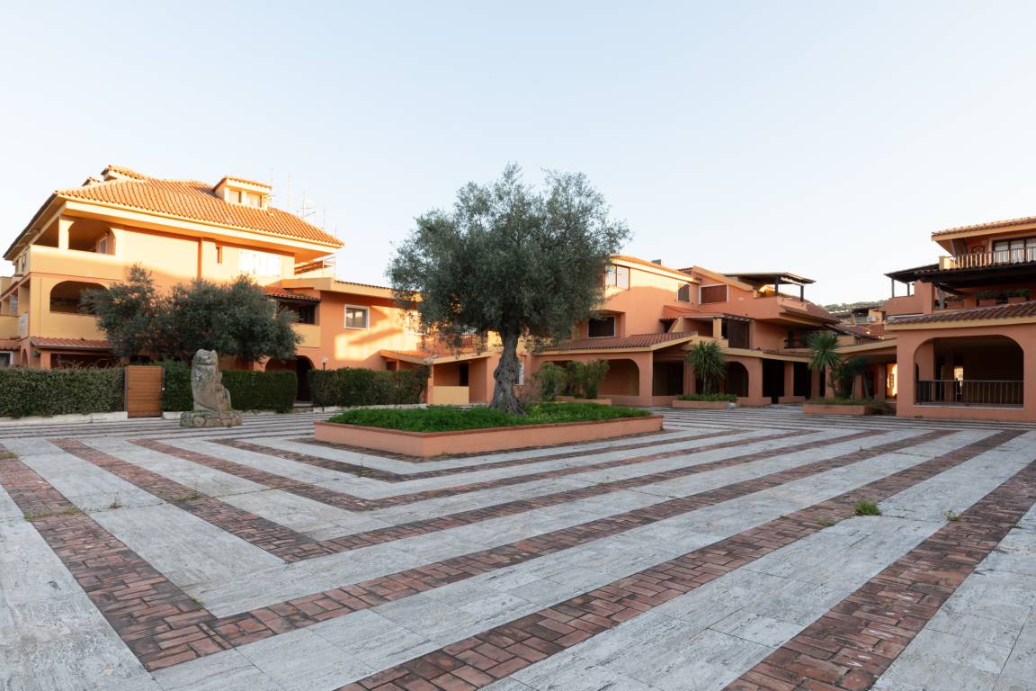 70 M² Apartamento ∙ 2 Habitaciones ∙ 6 Huéspedes - Olbia