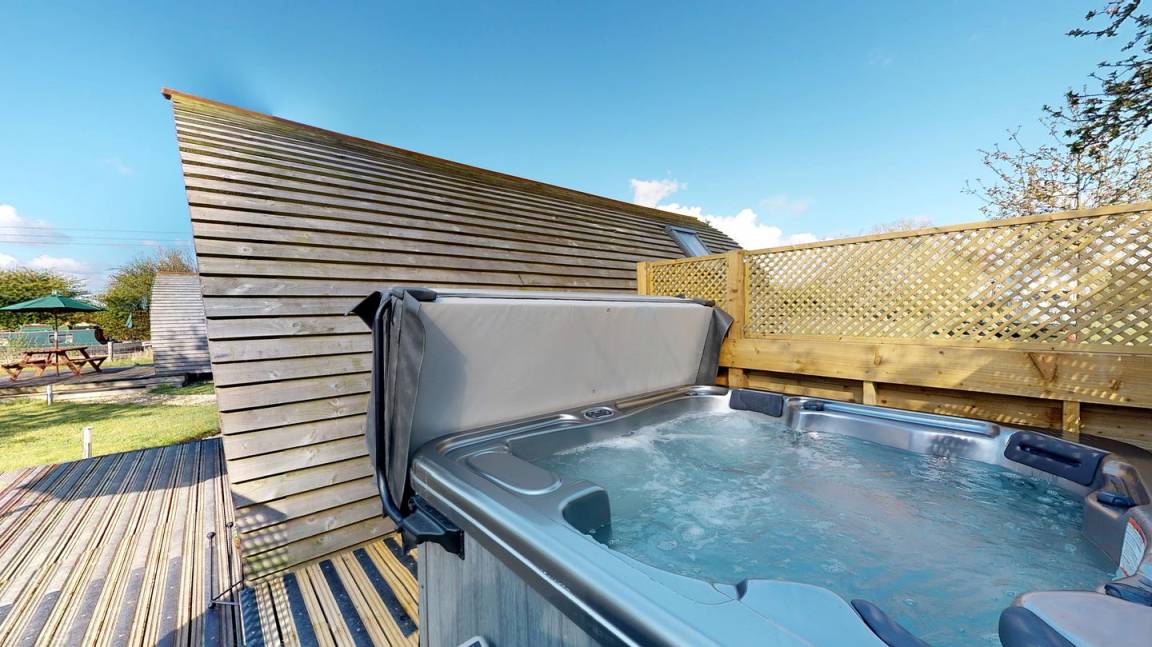 Camping ∙ 1 Bedroom ∙ 4 Guests - Buckinghamshire