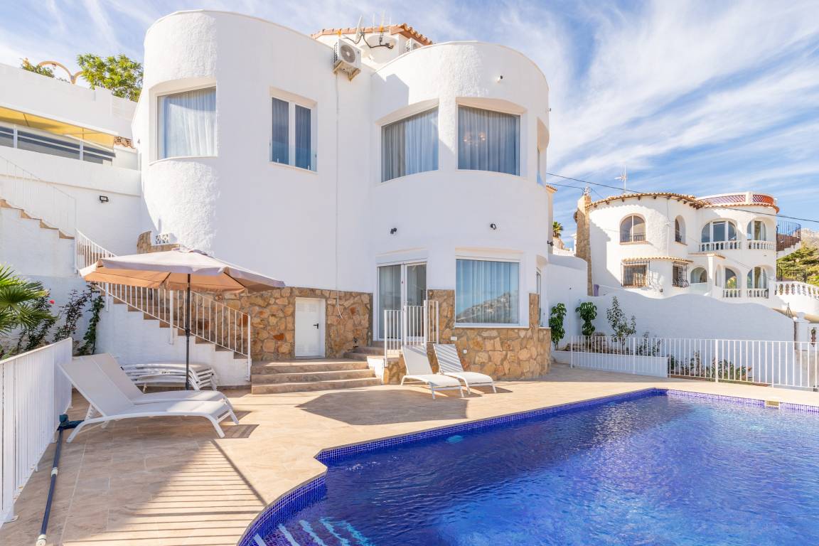200 M² Villa ∙ 5 Bedrooms ∙ 10 Guests - Altea