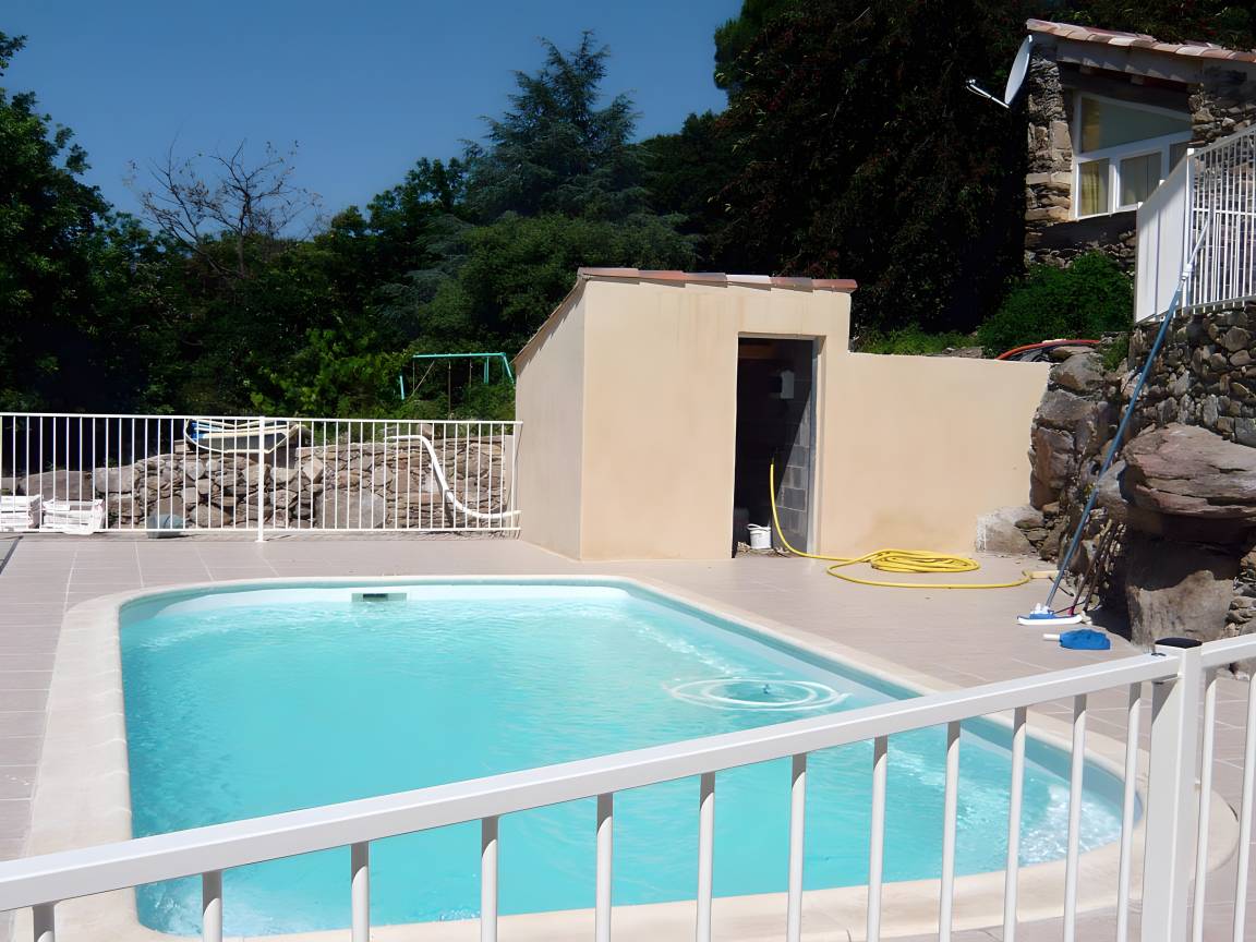 130 M² House ∙ 5 Bedrooms ∙ 10 Guests - Roquebrun