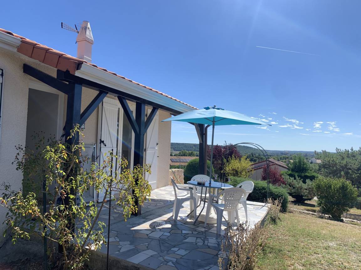74 M² House ∙ 2 Bedrooms ∙ 4 Guests - La Roche-Posay