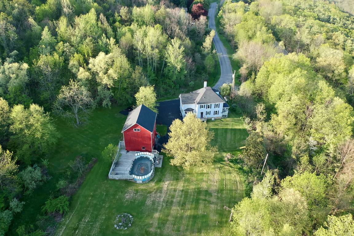 232 M² House ∙ 5 Bedrooms ∙ 12 Guests - Finger Lakes, NY