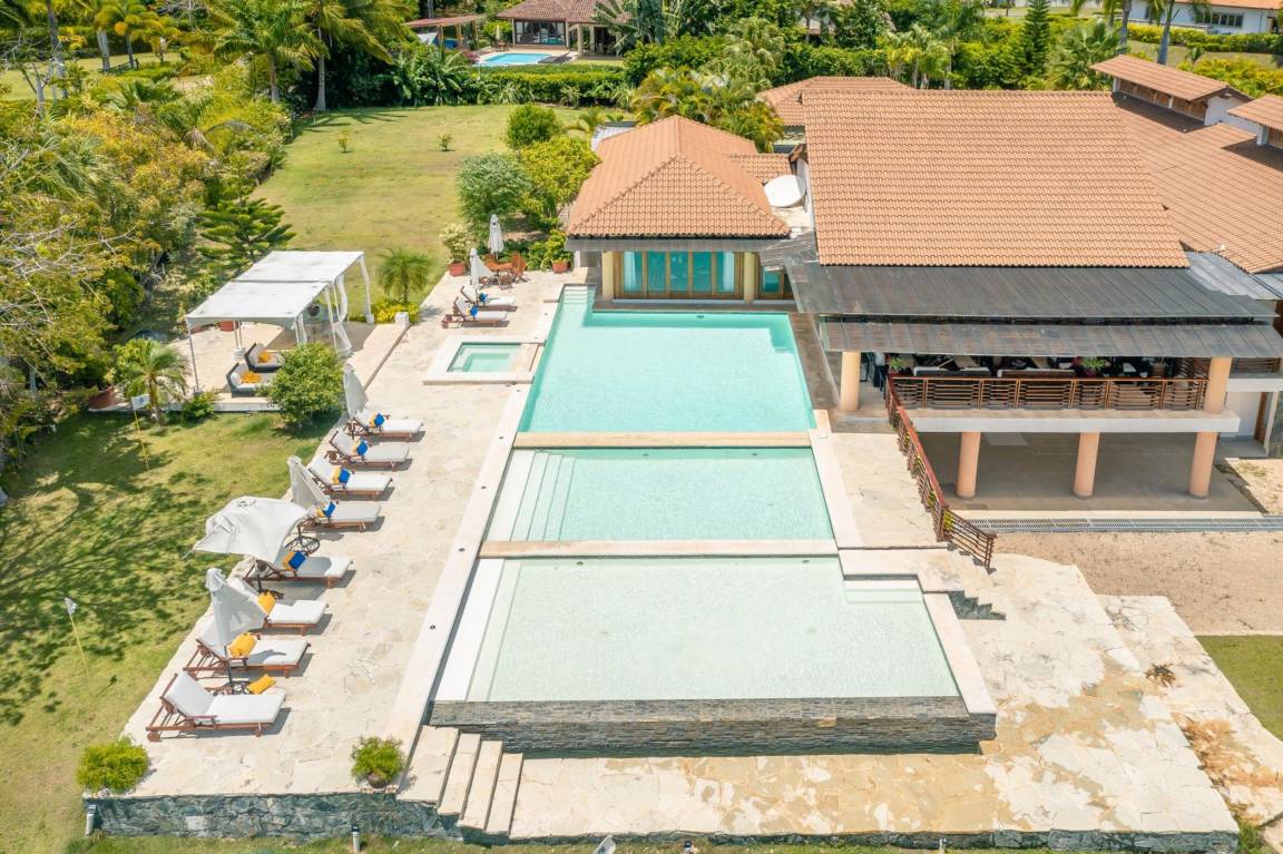 500 M² Villa ∙ 11 Habitaciones ∙ 25 Huéspedes - La Romana