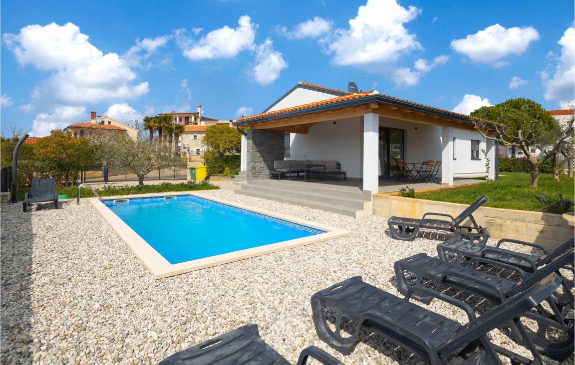 110 M² House ∙ 3 Bedrooms ∙ 8 Guests - Novigrad