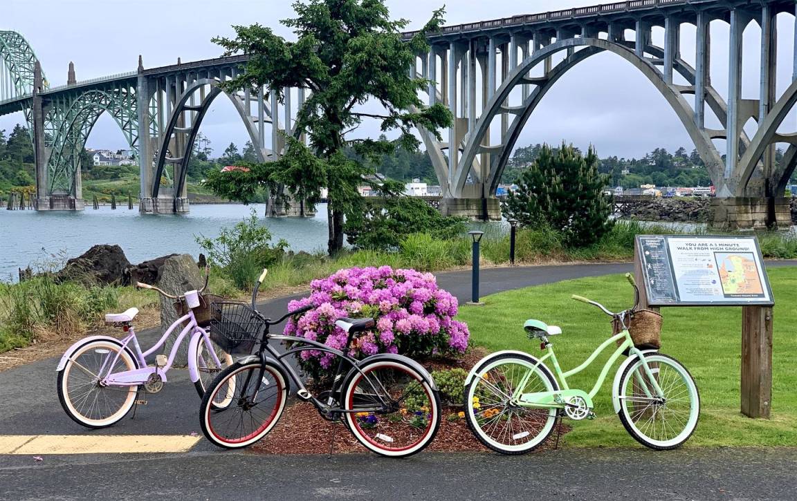 Villa ∙ 3 Bedrooms ∙ 8 Guests - Newport, OR