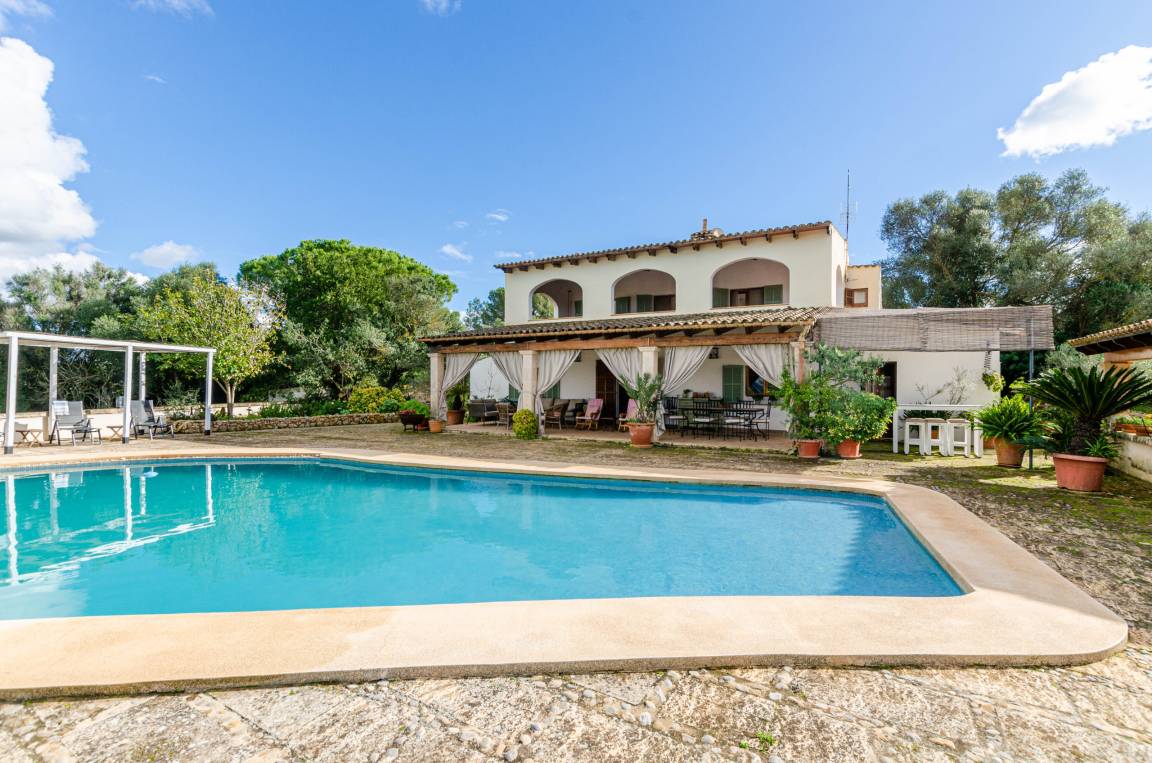 280 M² Villa ∙ 3 Schlafzimmer ∙ 5 Gäste - Ariany