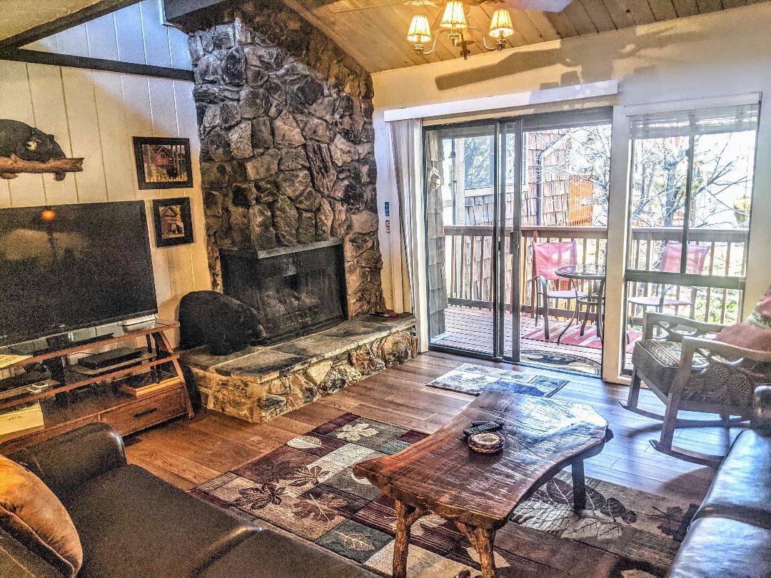 102 M² House ∙ 2 Bedrooms ∙ 5 Guests - Big Bear Lake, CA