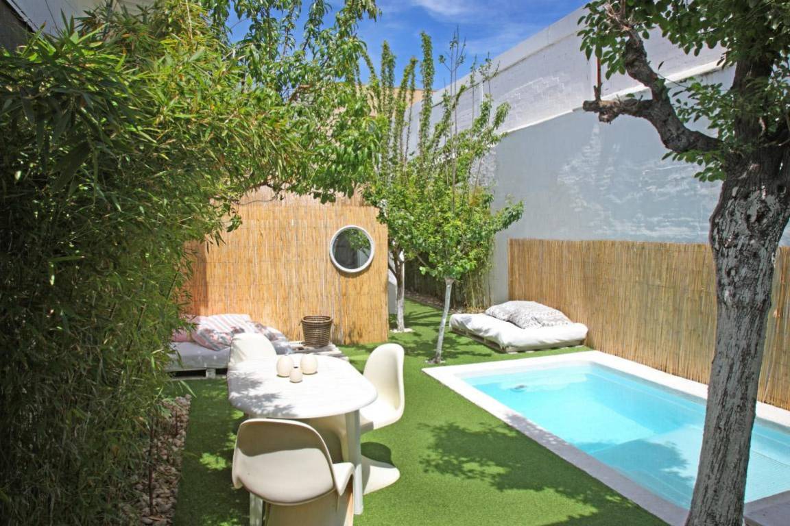 165 M² Villa ∙ 4 Bedrooms ∙ 3 Guests - Barcelona