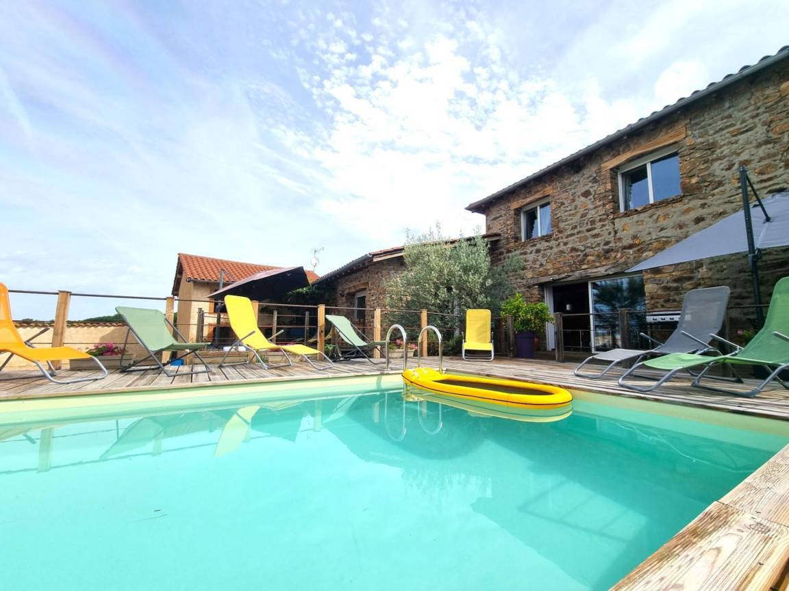 220 M² Cottage ∙ 4 Chambres ∙ 10 Personnes - Feurs