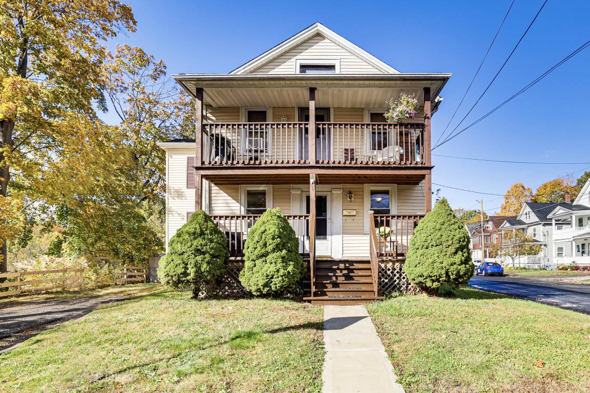 189 M² Apartment ∙ 3 Bedrooms ∙ 5 Guests - Highland Lake, Winsted