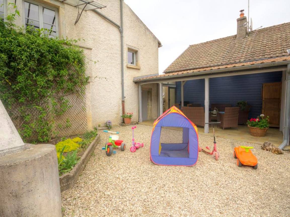 150 M² Landhaus ∙ 4 Schlafzimmer ∙ 8 Gäste - Dijon