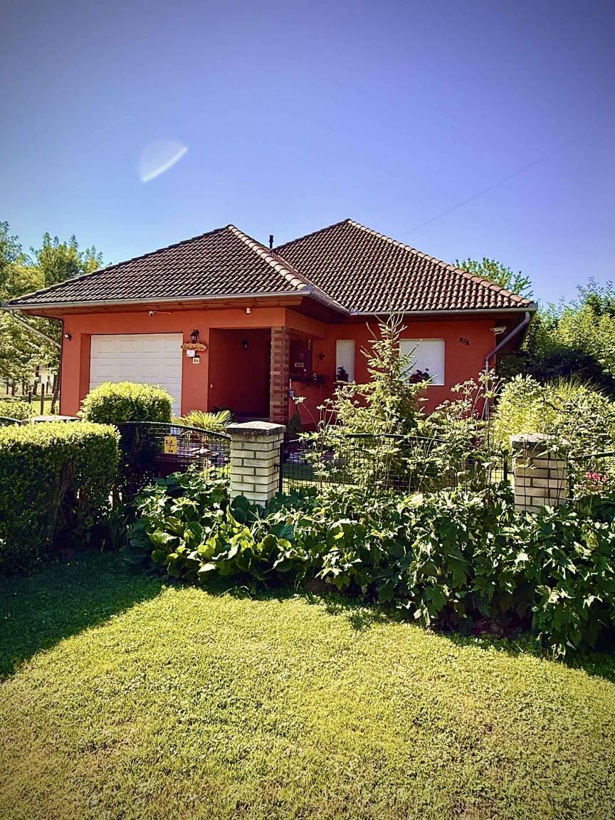 220 M² Casa ∙ 4 Habitaciones ∙ 8 Huéspedes - Keszthely