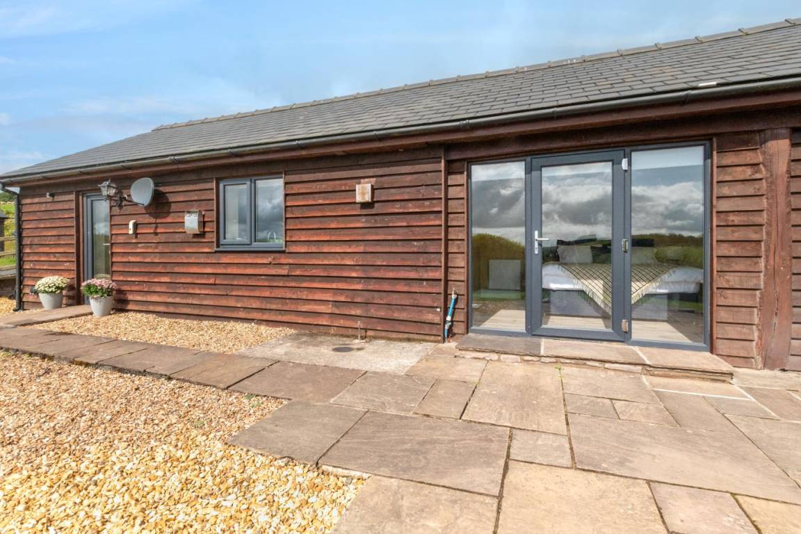 Cottage ∙ 15 Bedrooms ∙ 21 Guests - Brecon