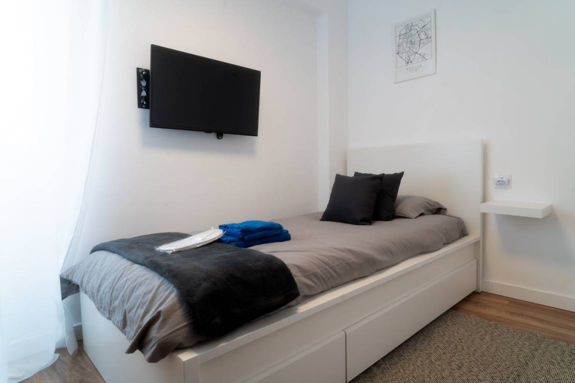 90 M² Private Room ∙ 1 Bedroom ∙ 1 Guest - Valencia
