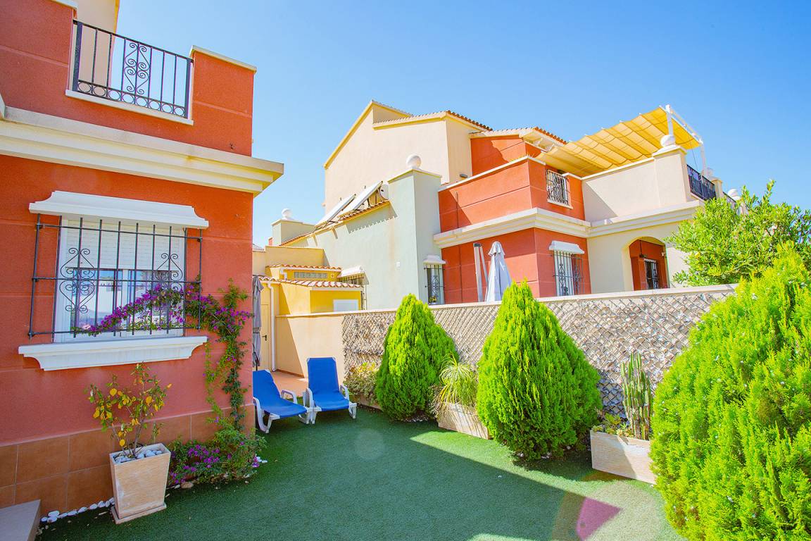 82 M² Maison De Vacances ∙ 3 Chambres ∙ 6 Personnes - Torrevieja