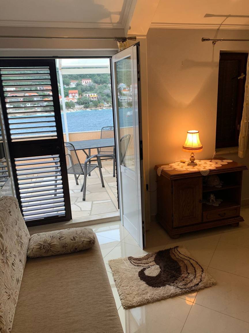 64 M² Ferienwohnung ∙ 3 Schlafzimmer ∙ 4 Gäste - Smokvica