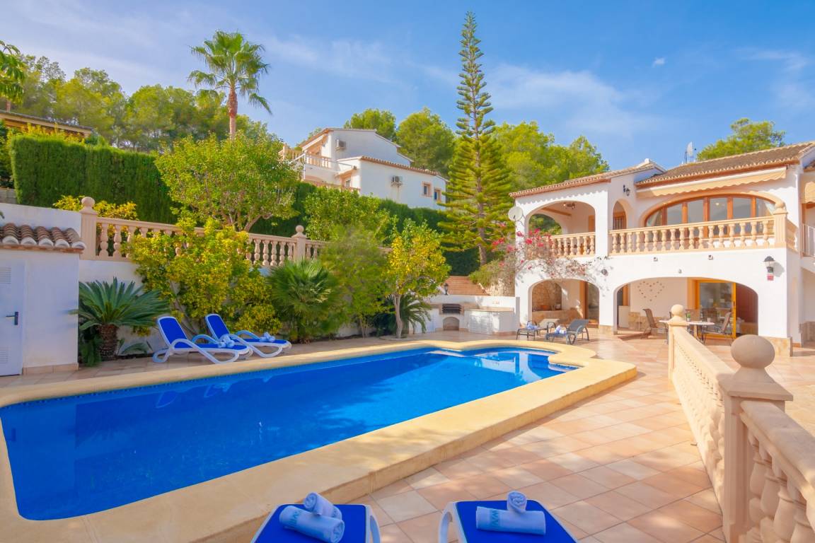 135 M² Villa ∙ 4 Habitaciones ∙ 8 Huéspedes - Calpe