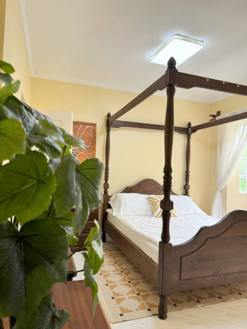 Bungalow ∙ 2 Bedrooms ∙ 4 Guests - Currimao