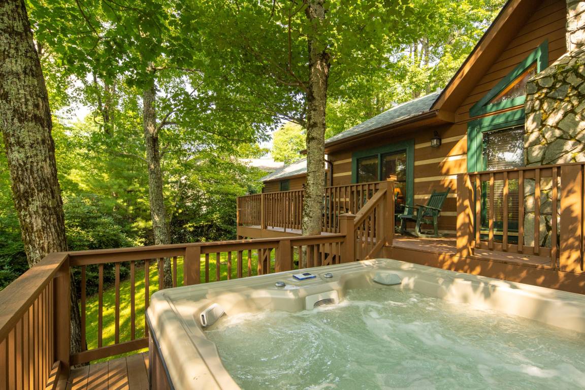 130 M² Cabin ∙ 3 Bedrooms ∙ 8 Guests - Blowing Rock, NC
