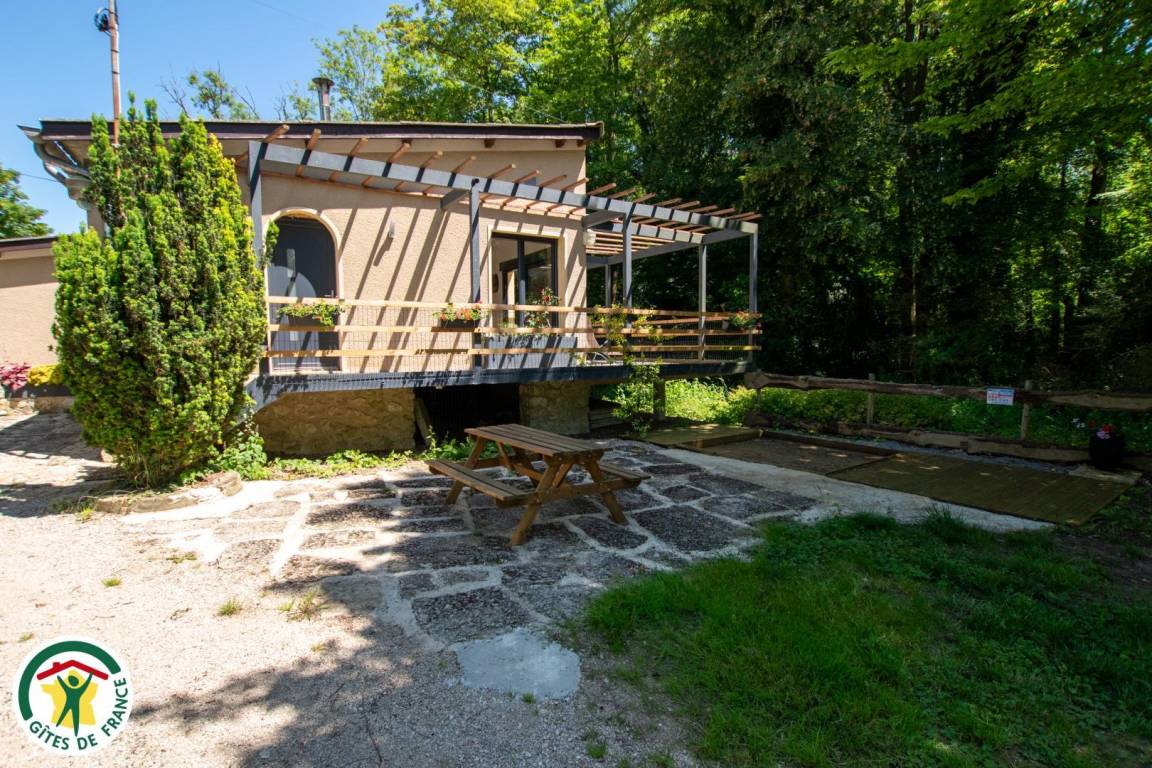70 M² Gîte ∙ 2 Chambres ∙ 4 Personnes - Ay