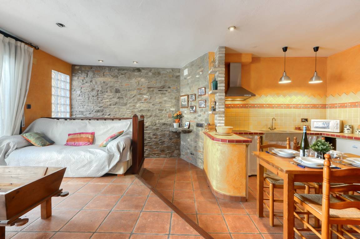 55 M² House ∙ 2 Bedrooms ∙ 4 Guests - Roses