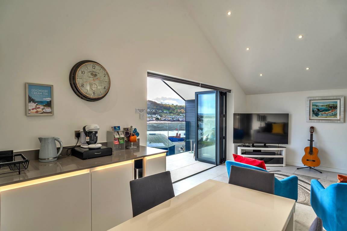 146 M² Apartment ∙ 2 Bedrooms ∙ 6 Guests - Teignmouth