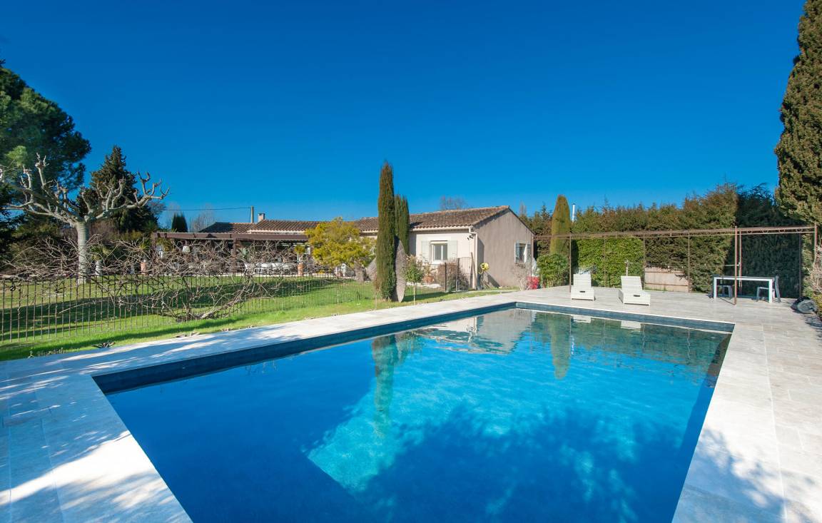 220 M² Maison De Vacances ∙ 3 Chambres ∙ 6 Personnes - Avignon