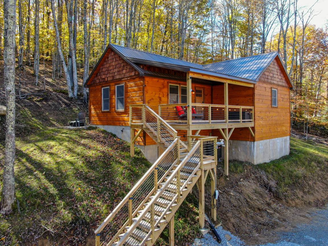 Cabin ∙ 2 Bedrooms ∙ 6 Guests - Sugar Mountain, NC