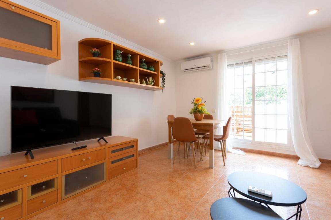 52 M² Apartamento ∙ 2 Habitaciones ∙ 3 Huéspedes - Esplugues de Llobregat