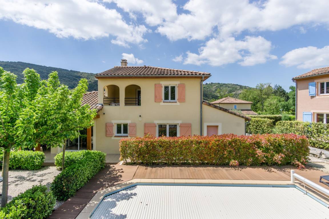 300 M² Villa ∙ 5 Bedrooms ∙ 2 Guests - Hersonissos