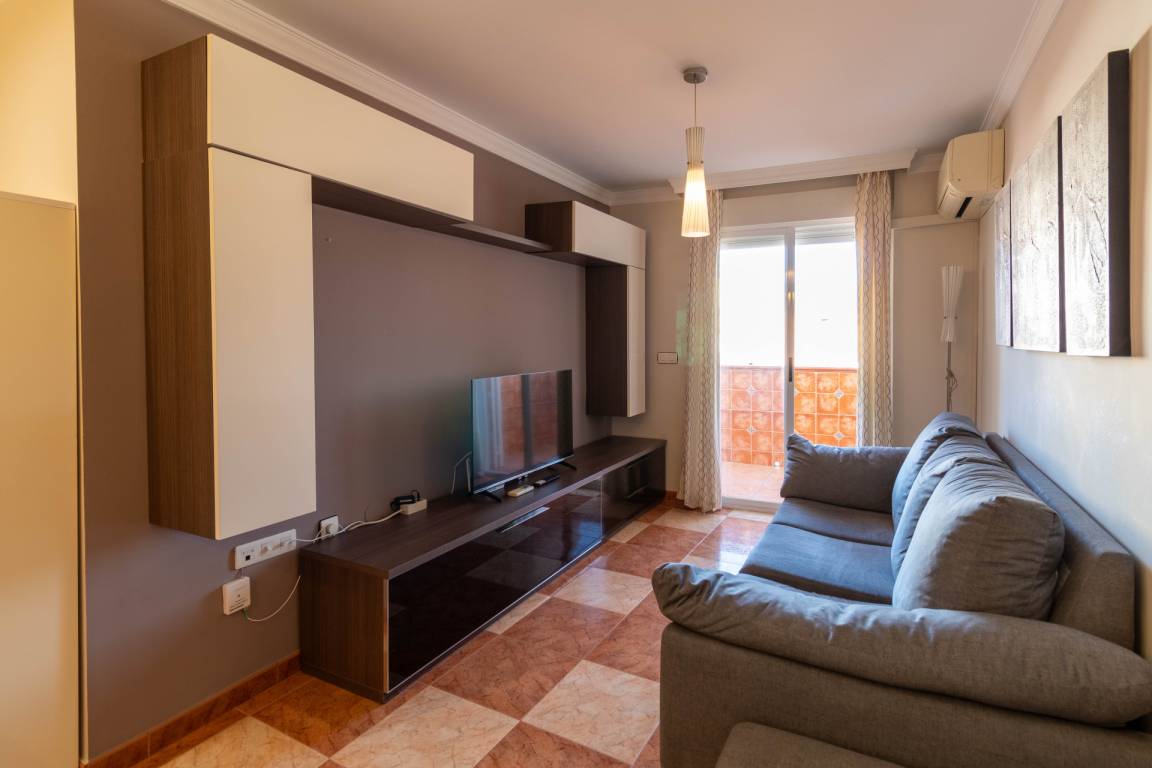 70 M² Apartamento ∙ 3 Habitaciones ∙ 4 Huéspedes - Motril
