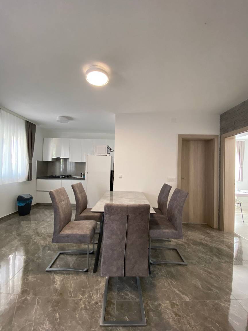 60 M² Ferienwohnung ∙ 2 Schlafzimmer ∙ 5 Gäste - Vir