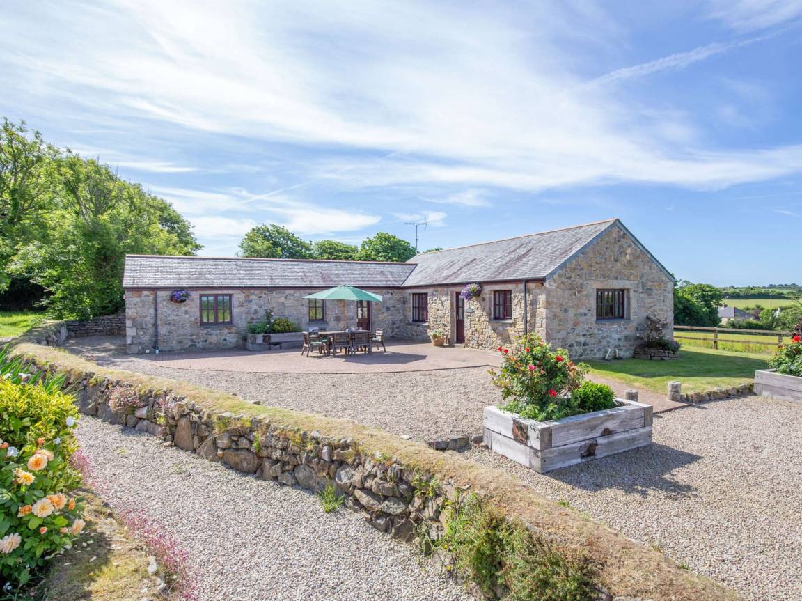 Cottage ∙ 3 Bedrooms ∙ 5 Guests - Praa Sands