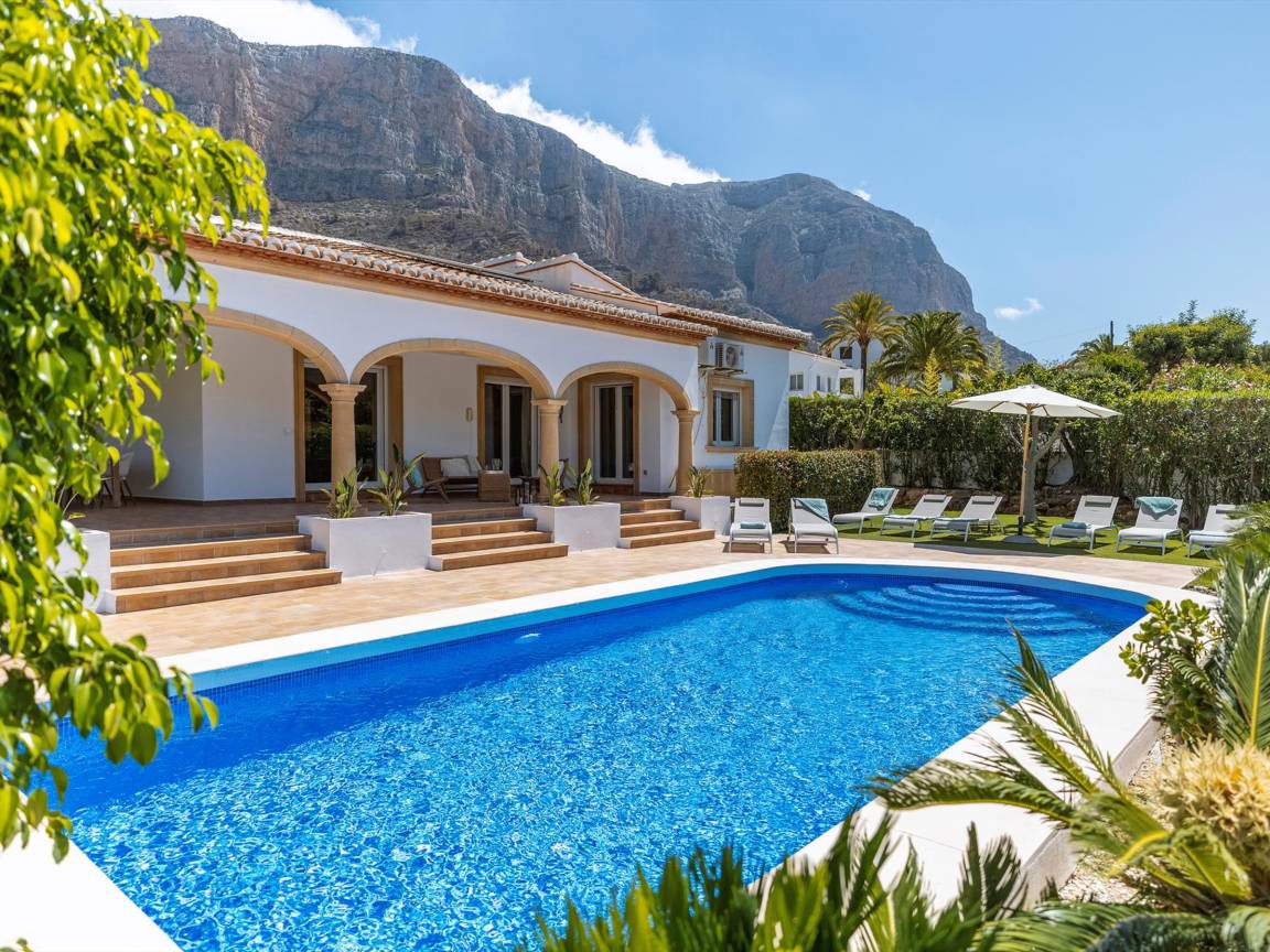 267 M² Villa ∙ 4 Chambres ∙ 8 Personnes - Dénia