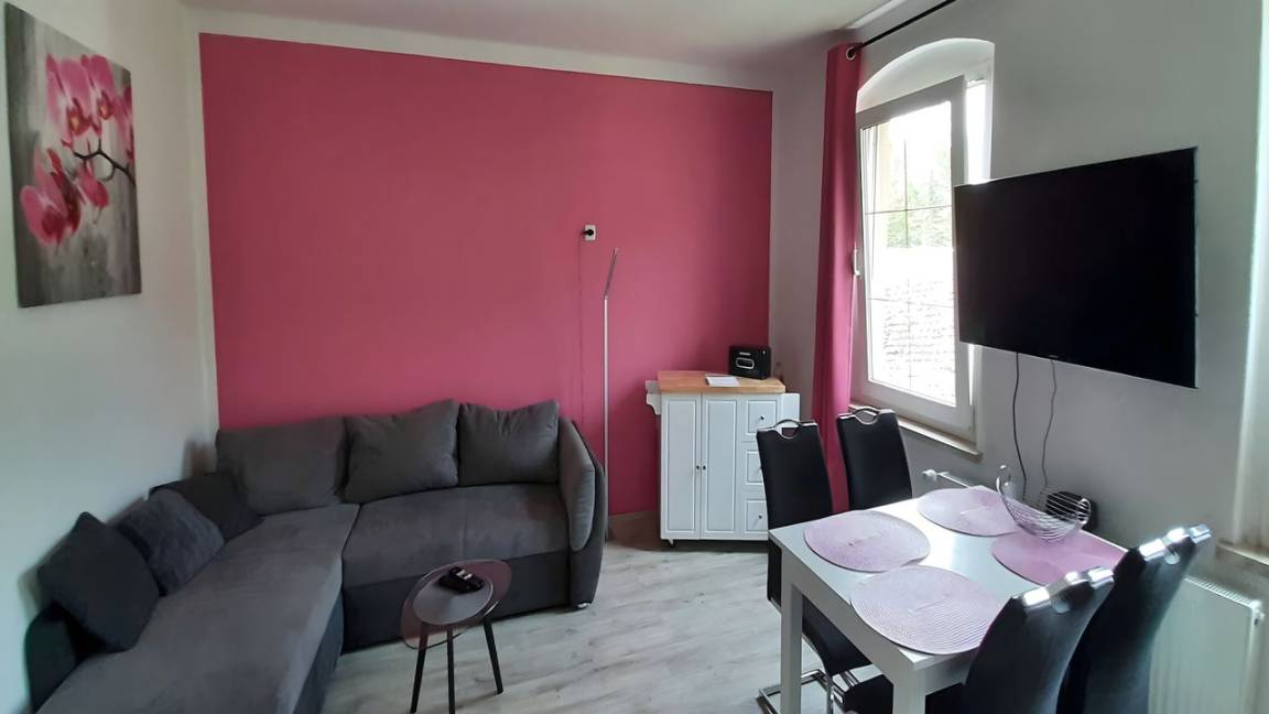 60 M² Ferienwohnung ∙ 2 Schlafzimmer ∙ 4 Gäste - Saalburg-Ebersdorf