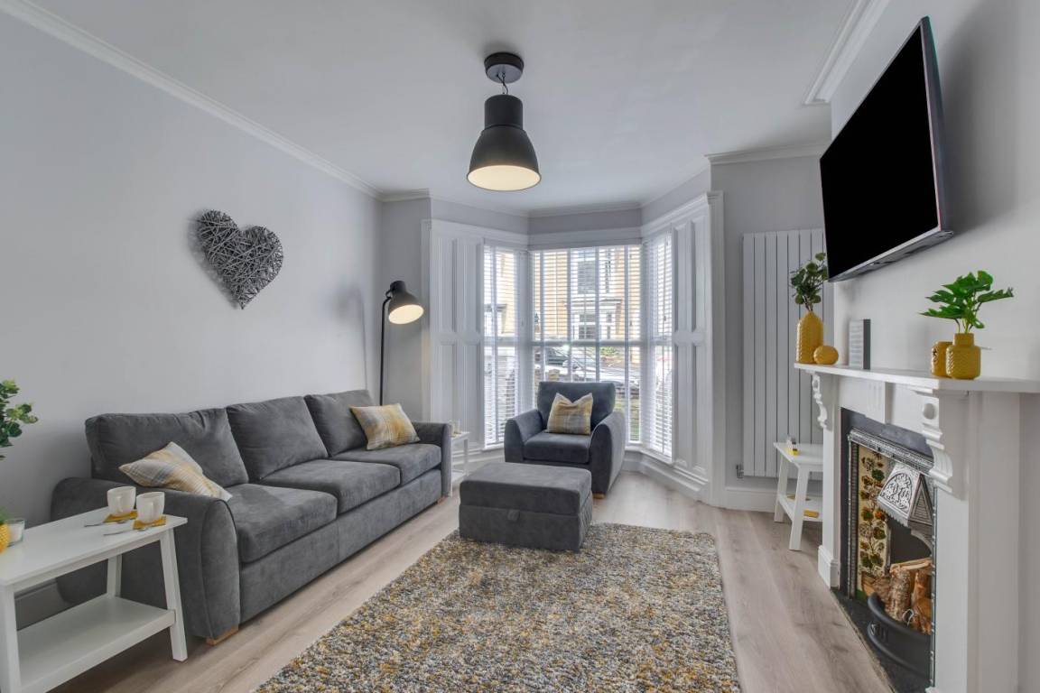 Cottage ∙ 4 Bedrooms ∙ 8 Guests - The Mumbles