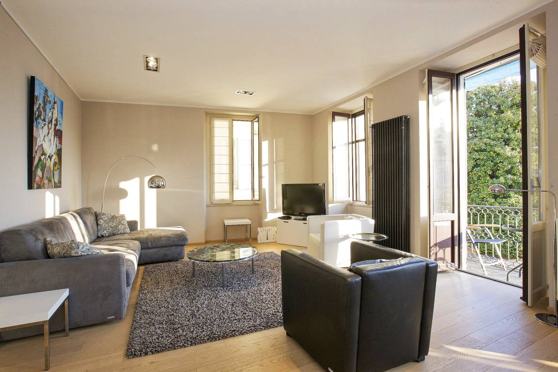 140 M² Apartment ∙ 2 Bedrooms ∙ 6 Guests - Stresa