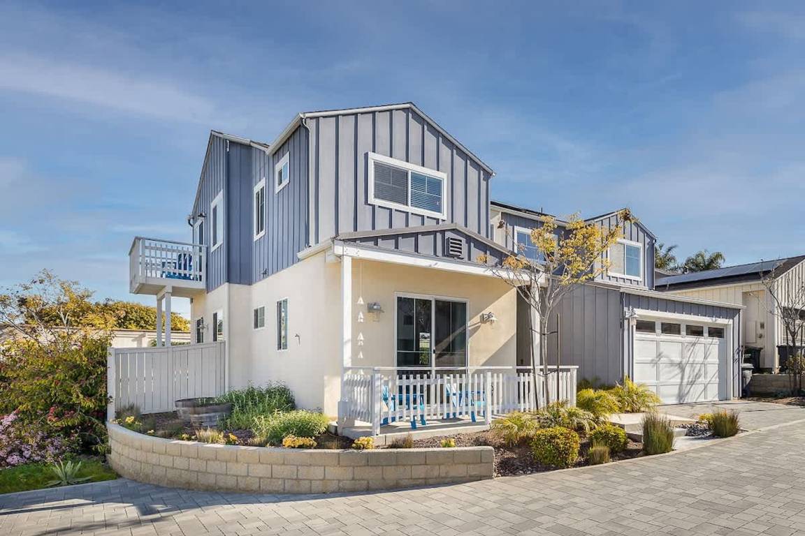 House ∙ 4 Bedrooms ∙ 8 Guests - Encinitas, CA