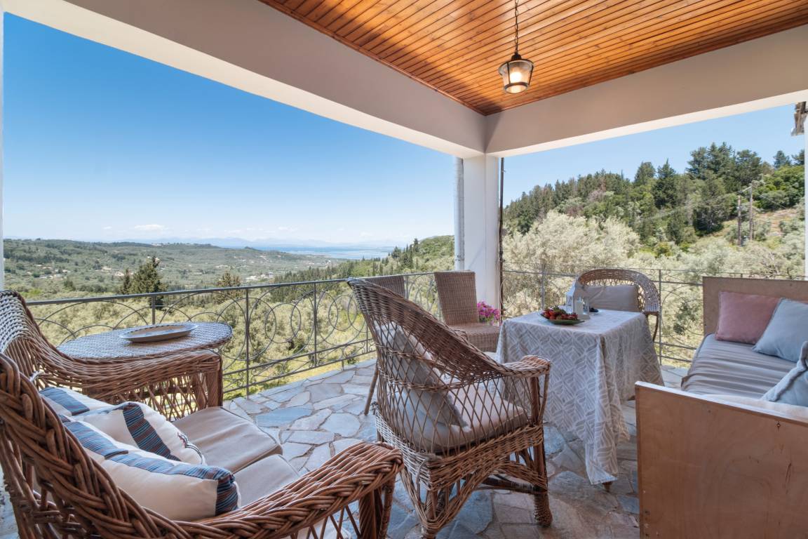 180 M² Apartment ∙ 4 Bedrooms ∙ 10 Guests - Lefkada