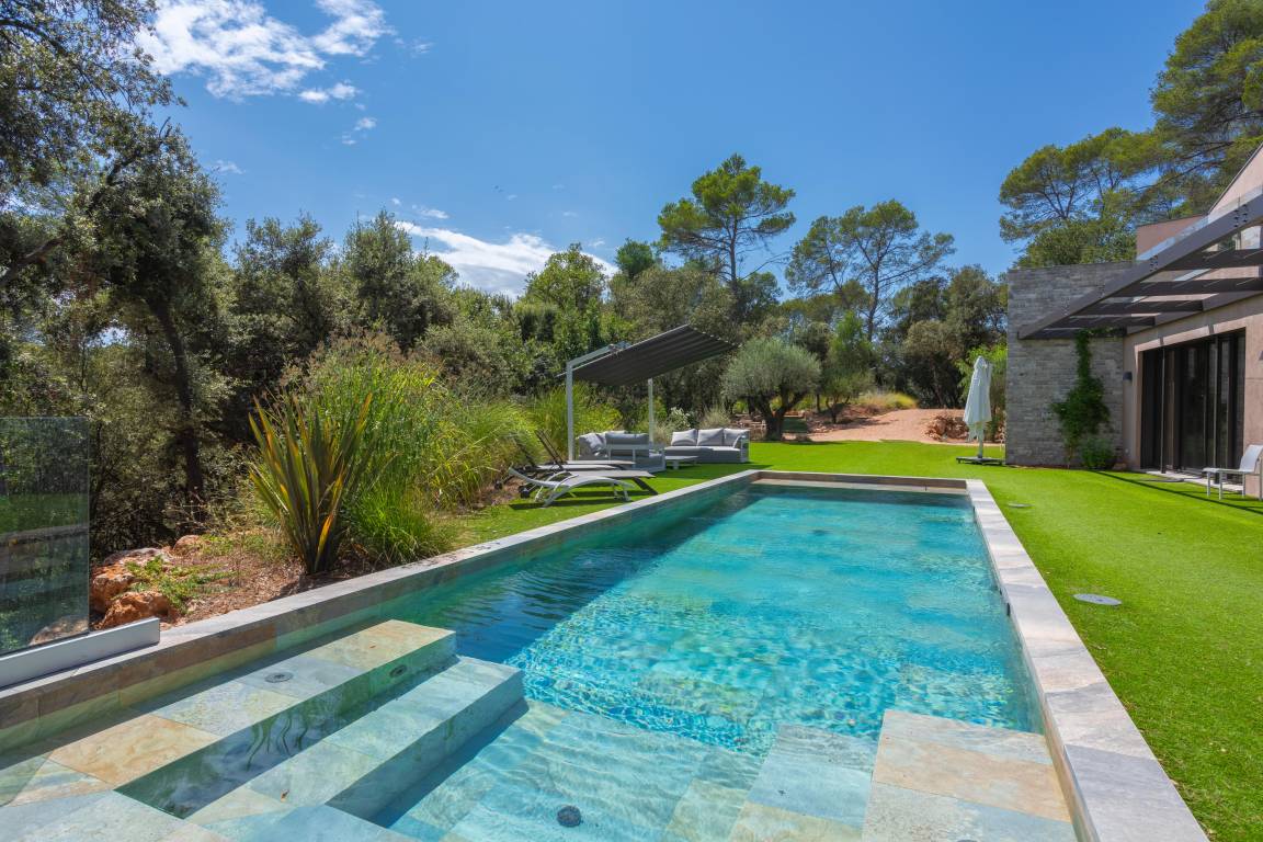 333 M² Villa ∙ 4 Bedrooms ∙ 10 Guests - Draguignan