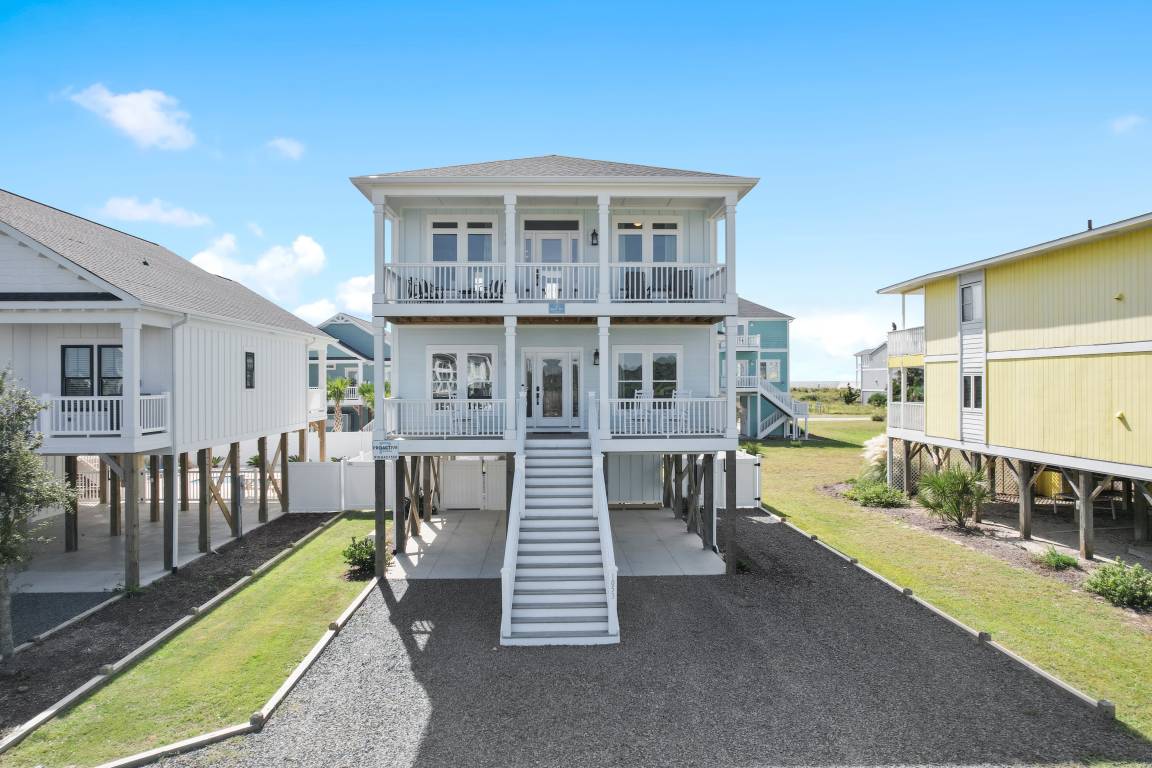 156 M² House ∙ 4 Bedrooms ∙ 9 Guests - Holden Beach, NC