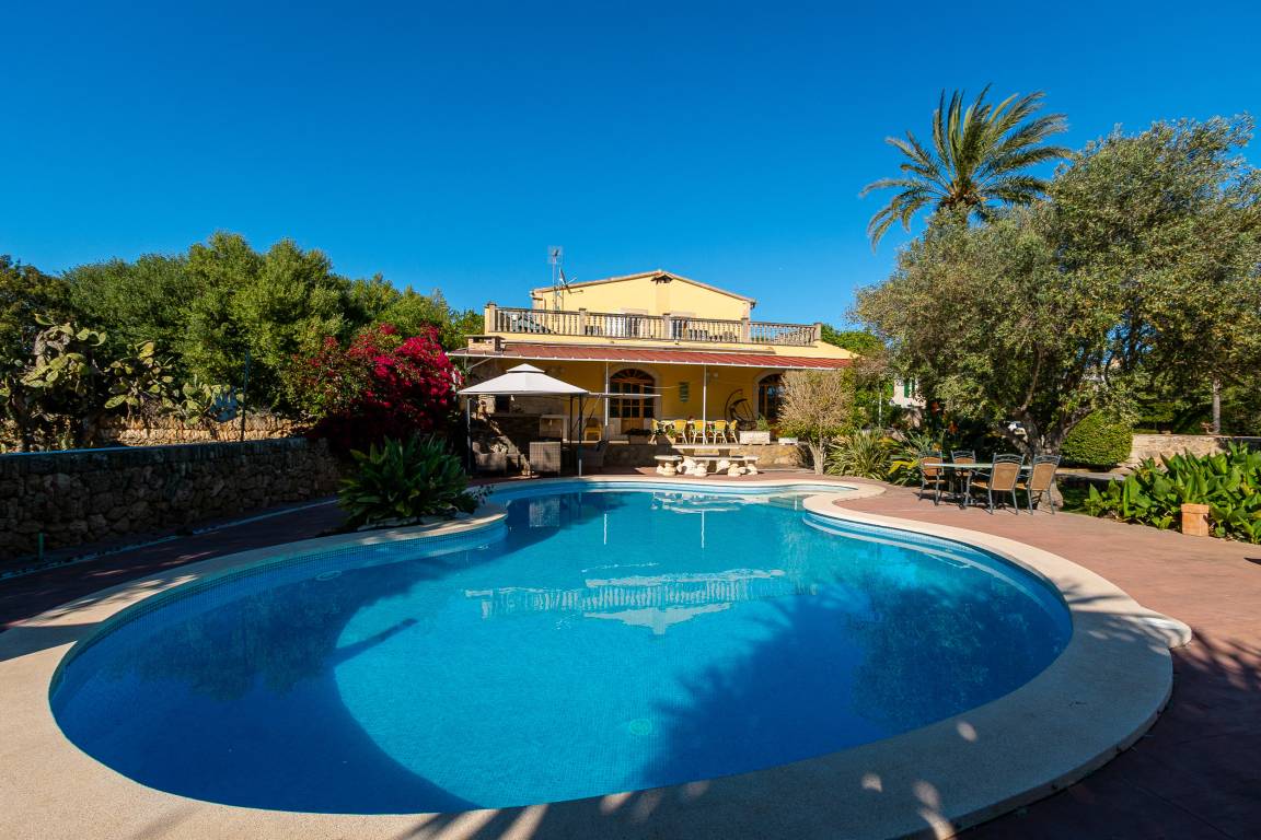 200 M² Villa ∙ 4 Bedrooms ∙ 8 Guests - Alcúdia