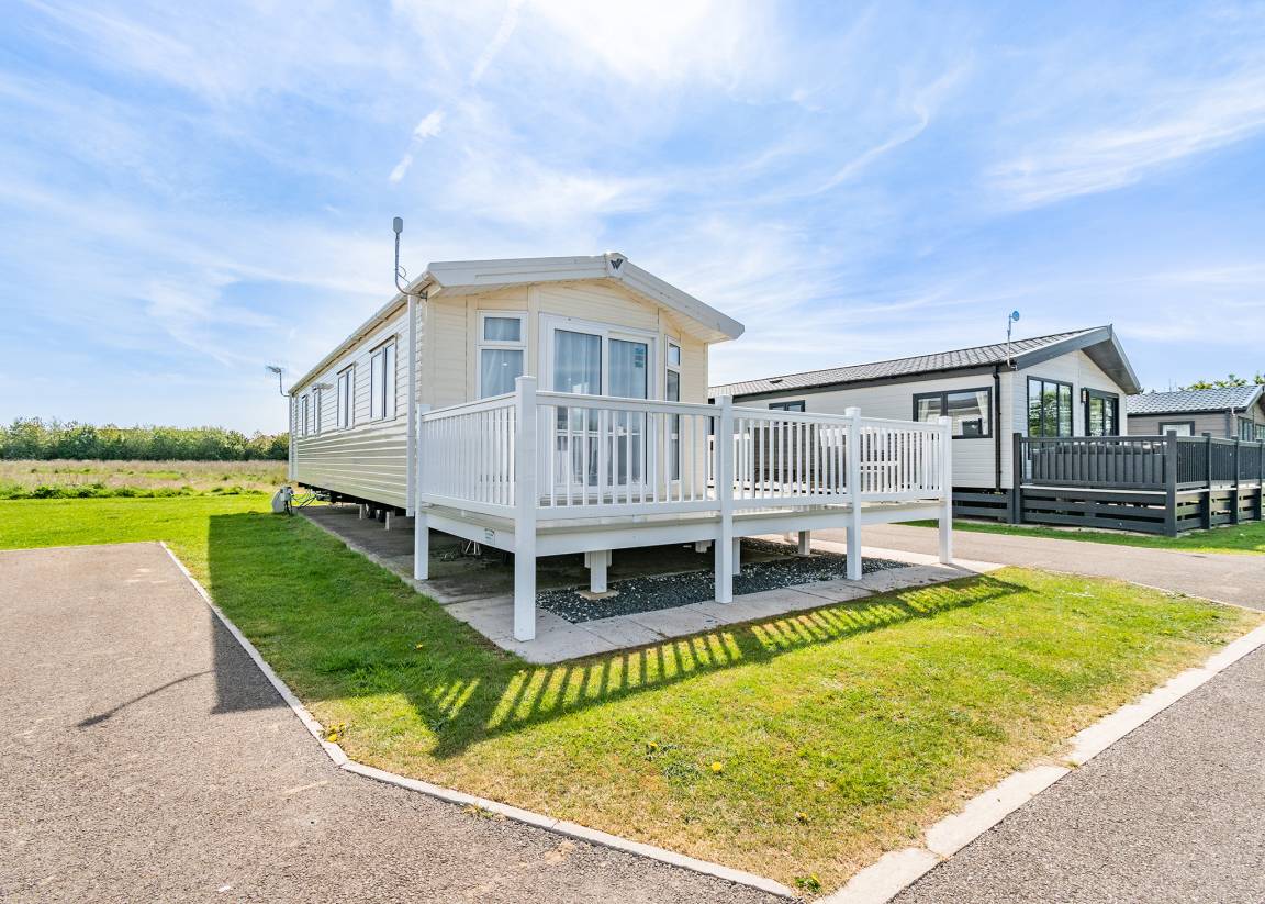 Caravan ∙ 2 Bedrooms ∙ 4 Guests - Skegness