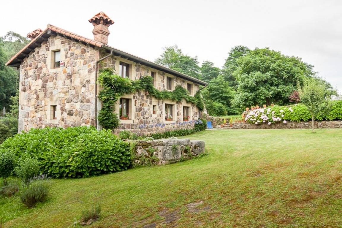 226 M² Maison De Vacances ∙ 3 Chambres ∙ 7 Personnes - Liérganes
