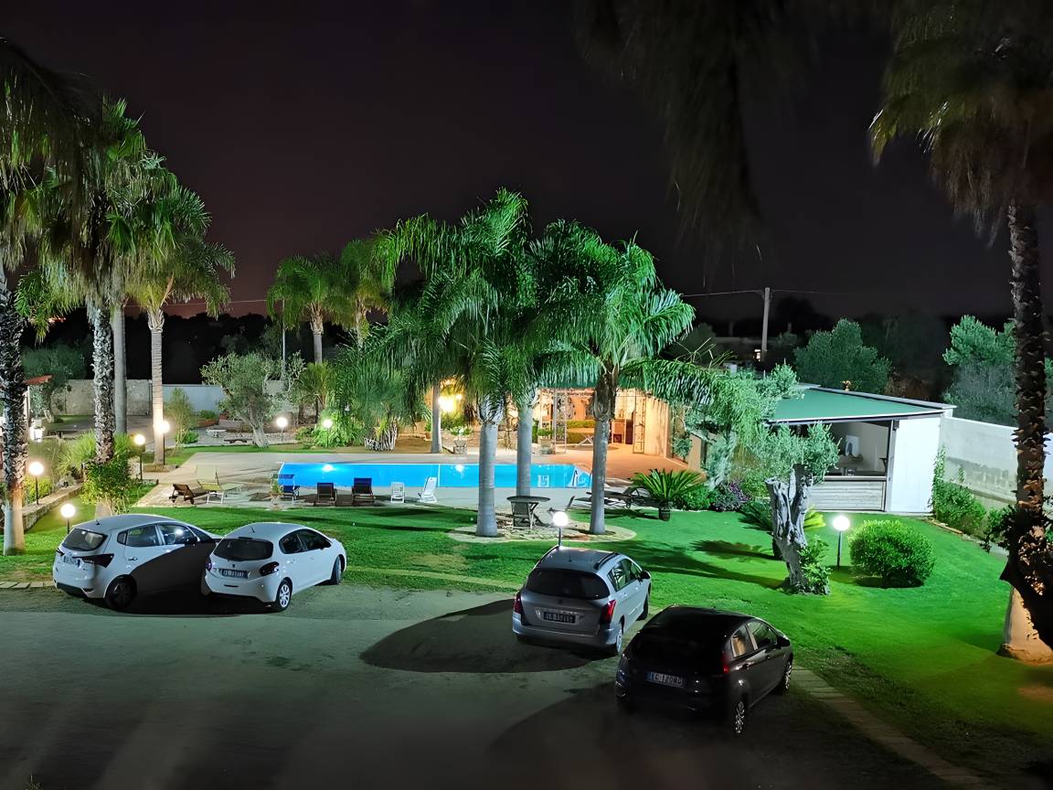 90 M² Maison De Vacances ∙ 4 Chambres ∙ 15 Personnes - Galatina
