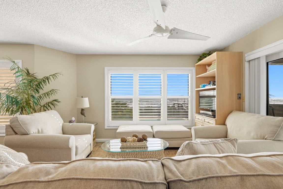 99 M² Condo ∙ 3 Bedrooms ∙ 6 Guests - New Smyrna Beach, FL