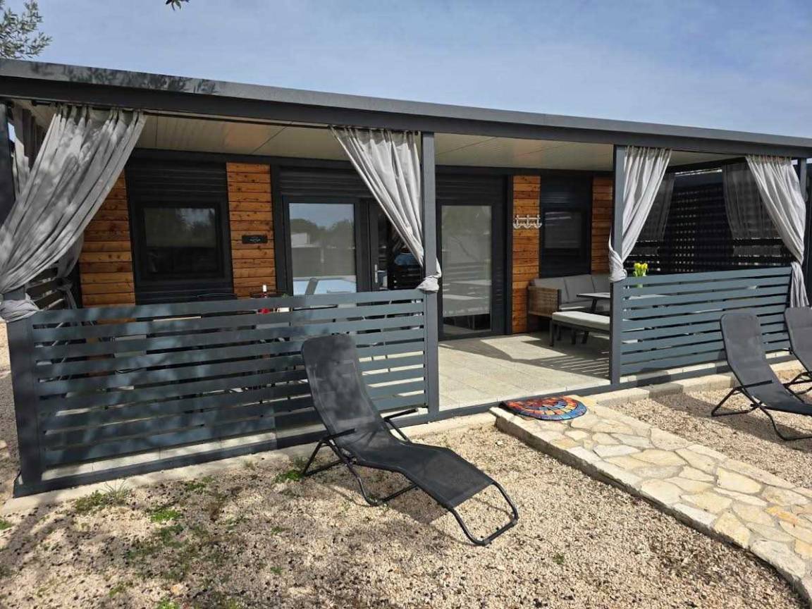 45 M² Bungalow ∙ 2 Habitaciones ∙ 5 Huéspedes - Pirovac