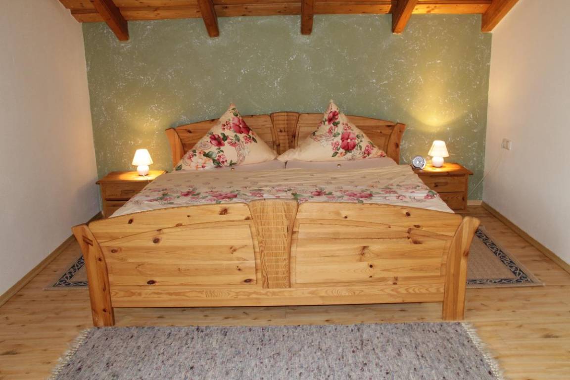 80 M² Ferienwohnung ∙ 1 Schlafzimmer ∙ 4 Gäste - Drachselsried