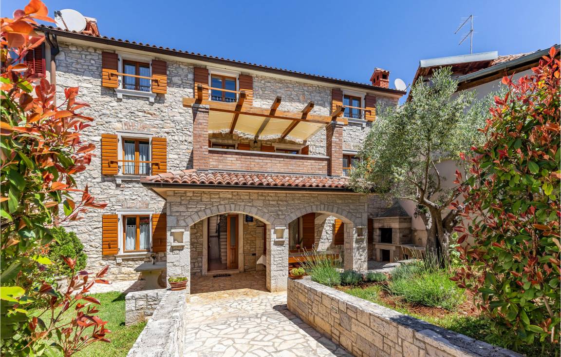 170 M² Ferienhaus ∙ 4 Schlafzimmer ∙ 10 Gäste - Premantura