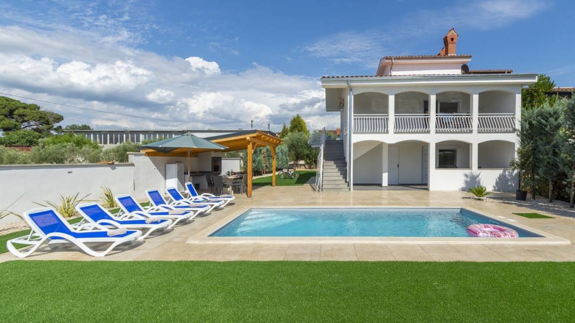 220 M² Appartamento ∙ 8 Camere Da Letto ∙ 8 Ospiti - Parenzo